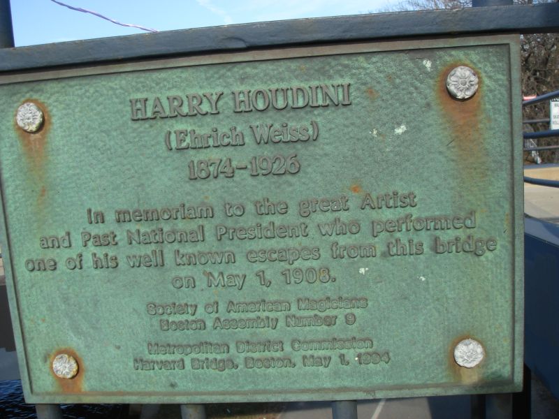 Harry Houdini about to jump handcuffed into the Charles River [PHOTO ...